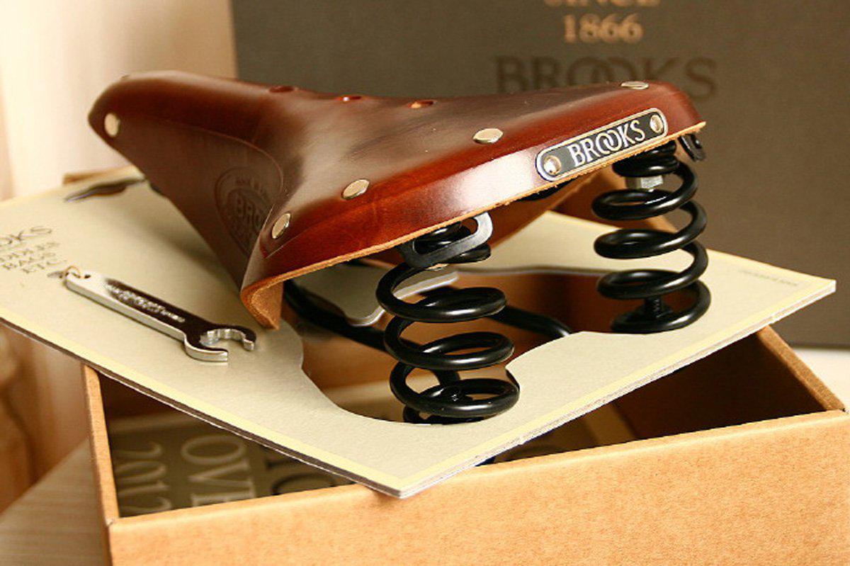 Brooks England Men's Champion Flyer Classic Saddle — Voltaire Cycles of ...